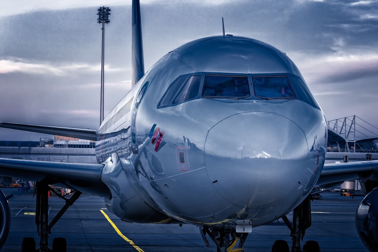 Las compañías aéreas low cost aumentan sus frecuencias y destinos - En ...